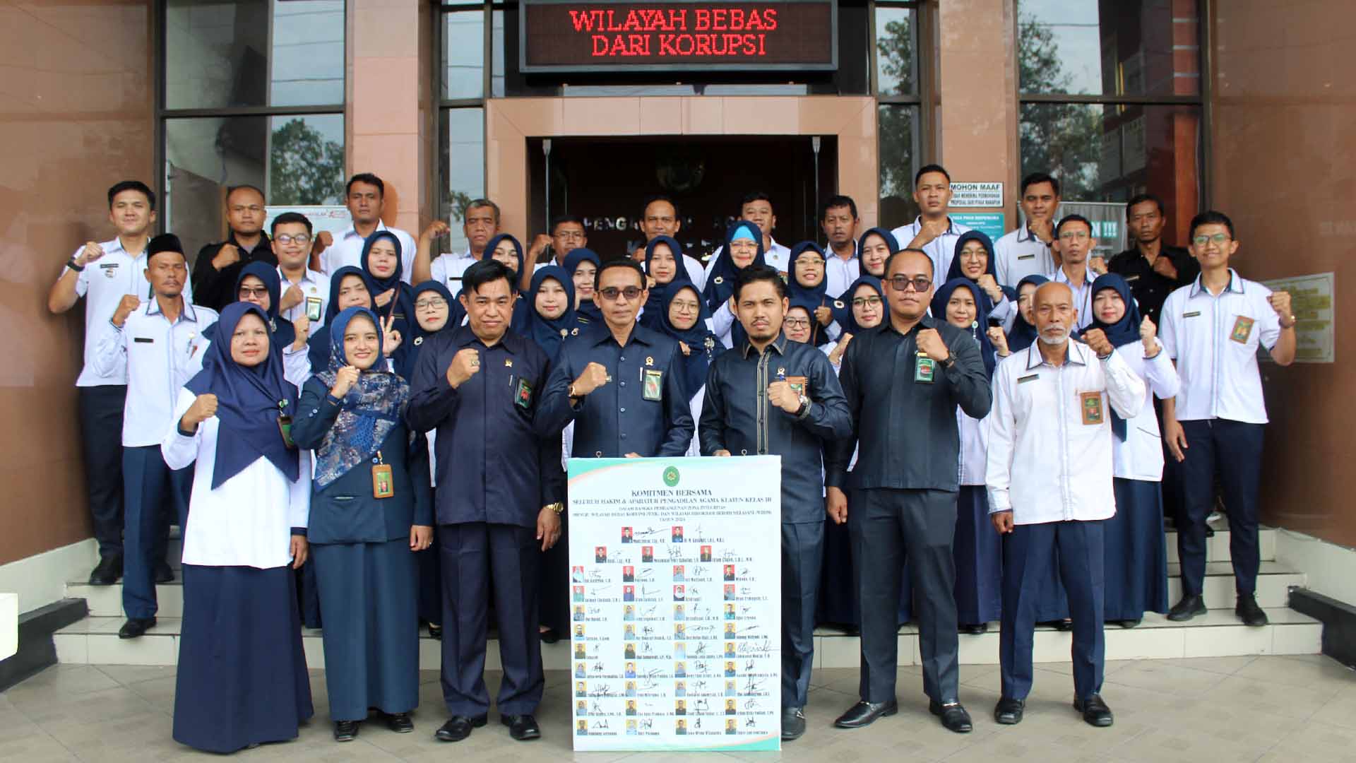 Penandatanganan Pakta Integritas dan Komitmen Bersama Aparatur Pengadilan Agama Klaten